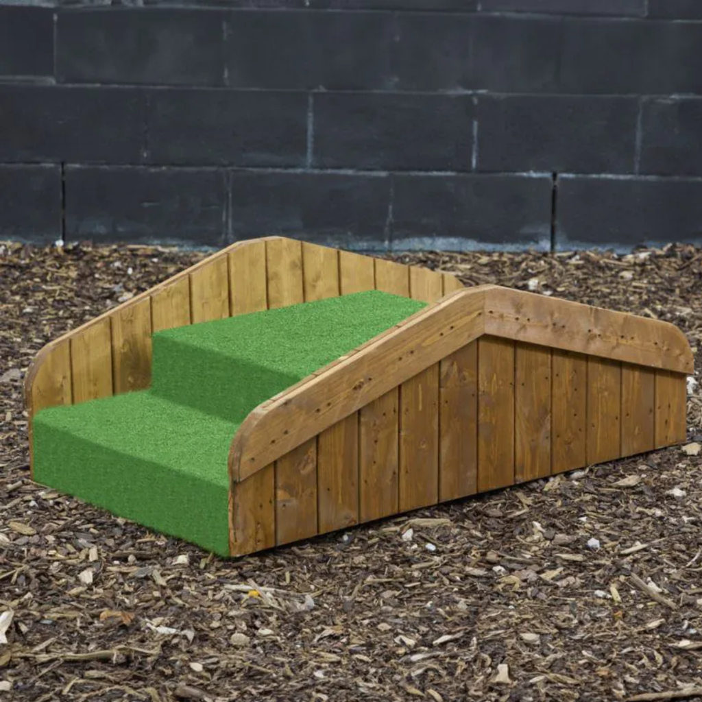 Green Grass Low Steps | outdoor furniture | www.ee-supplies.co.uk ...
